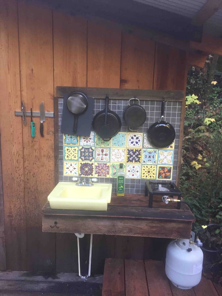 The Perch - Outdoor Clawfoot Tub - Occidental, CA