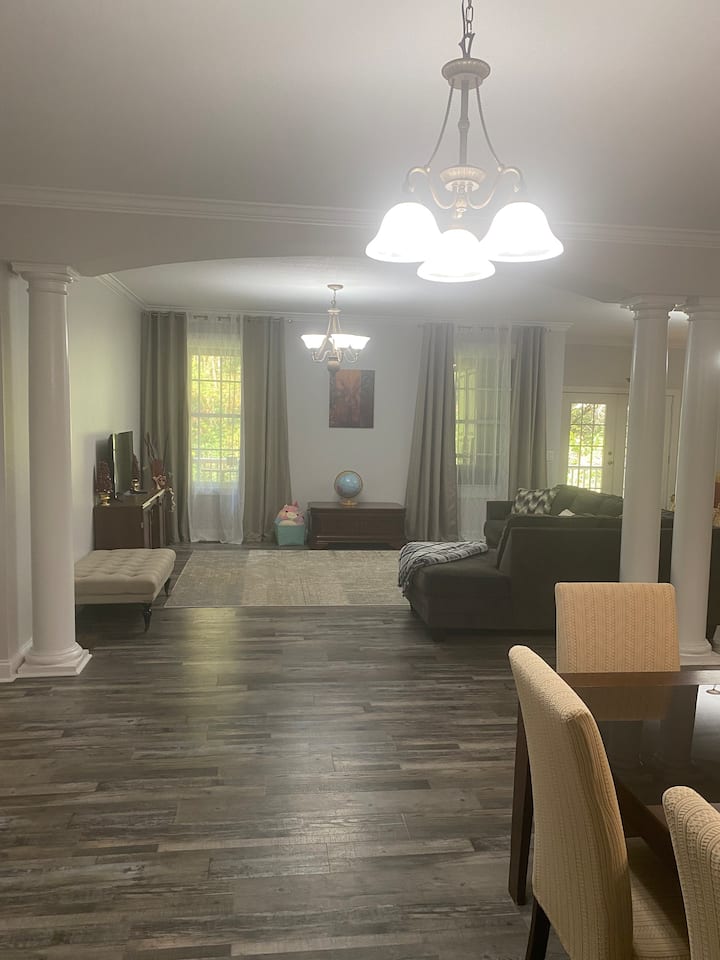 Spacious Private Room In Guest Suite (1) - Harrisonburg, VA