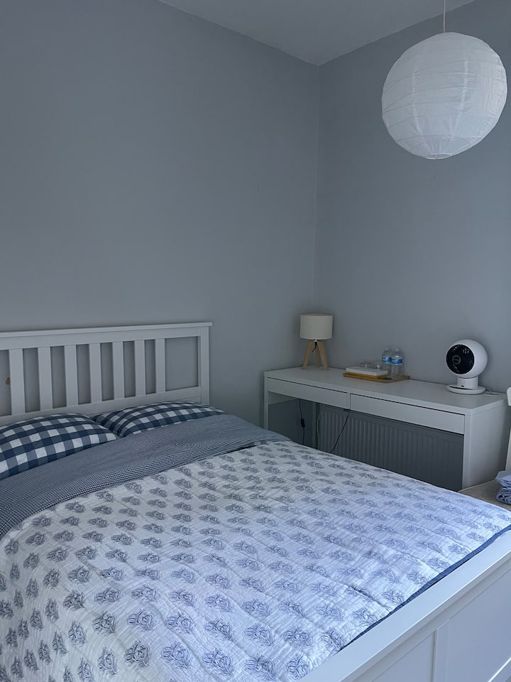 A Cozy Double Room By Thames River In West London - Barnes