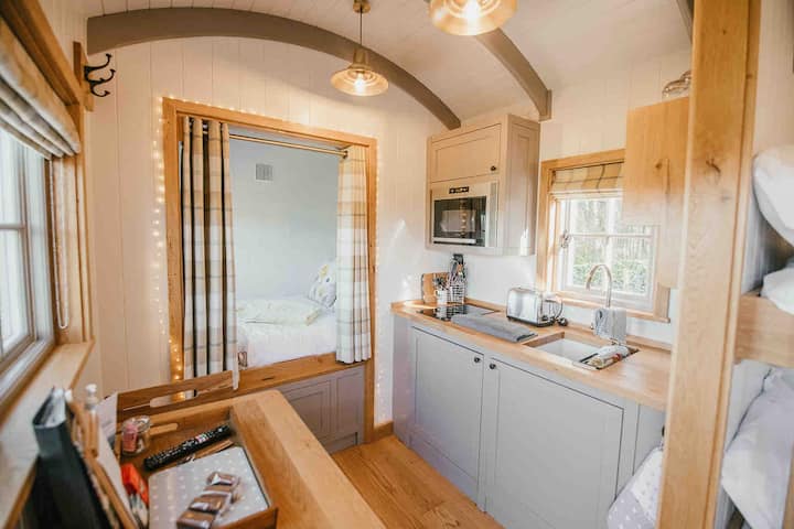 Dog Friendly Shepherd Hut, Settle, North Yorkshire - North Yorkshire