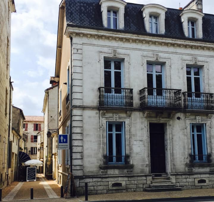 Demeure De Charme+ Gîte Climatisé, Piscine, Centre - Périgueux