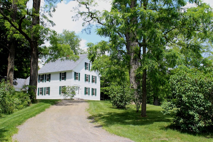 The Dutton Farmhouse - Brattleboro, VT