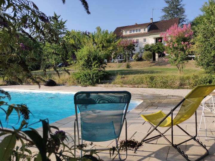 Grande Maison Sur Un Beau Terrain - Lot