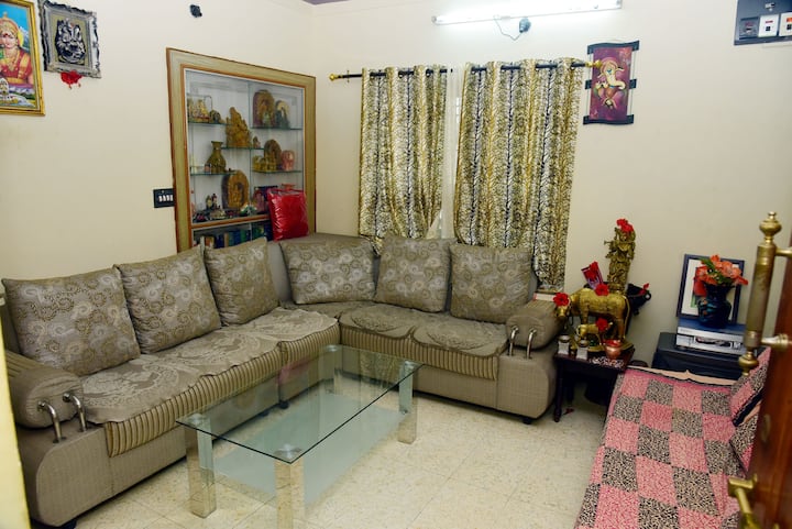Gurunilayam: Big Cozy Bungalow 3broom,3bth,3hal,ac - Mysore