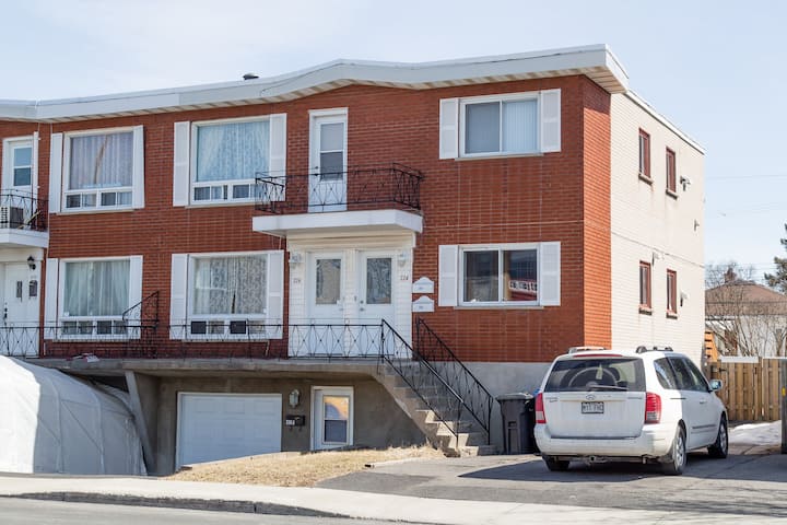 Entire One-bedroom Apartment. Free Parking. - Boucherville