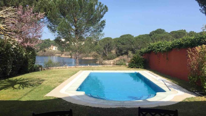 Fantástica Casa A Orillas Del Lago De La Encantada - Córdoba, Espagne