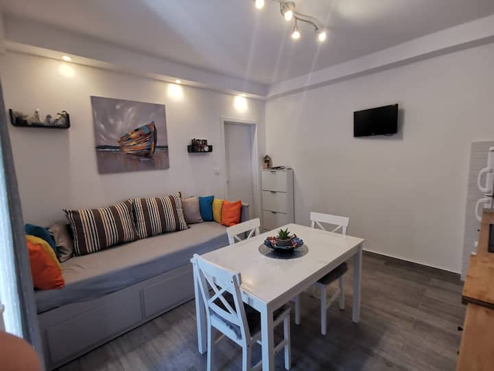 Small (N)and Cozy Apartmen For Two - Solin