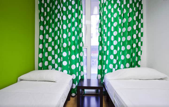 Private Room With Single Beds In The Center Of Bcn - Barcelona