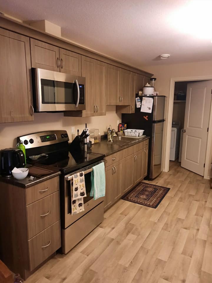 Cozy 2 Bedroom - Esterhazy
