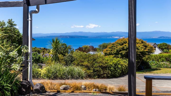 "Te Hokinga" - Whareroa Classic Kiwi Bach Escape - New Zealand