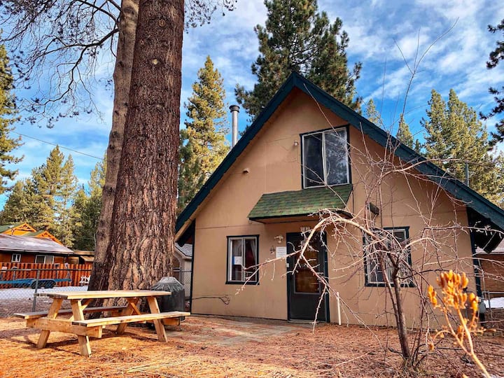 Cozy & Clean Tahoe Style Cabin! - South Lake Tahoe, CA