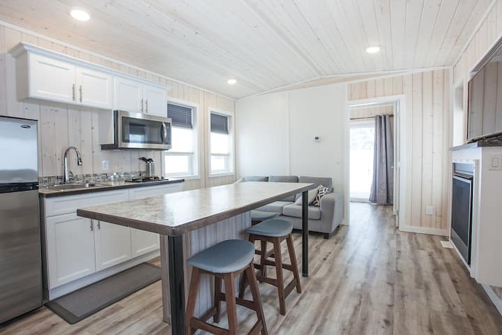 Cozy Cabin At Boulder Mountain Resort - Revelstoke Mountain Resort