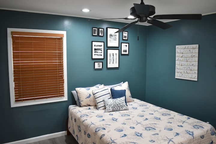 One Bedroom Bliss, 3 Blocks From Beach - Seaside, OR