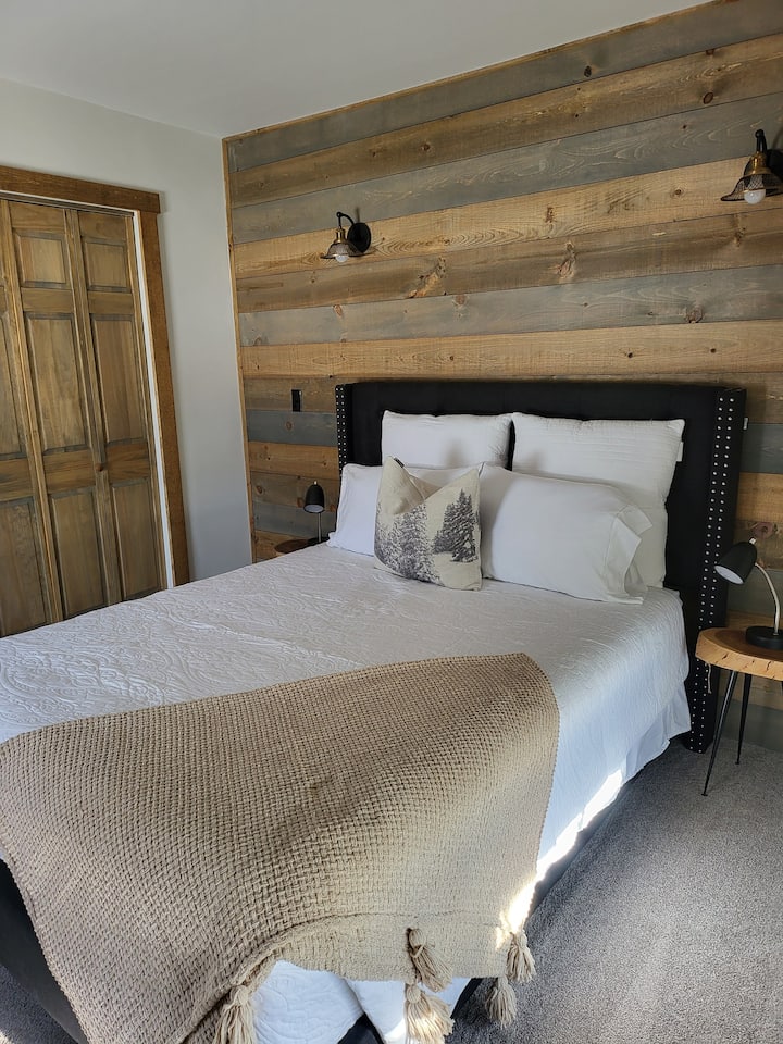 Adventure Inn Mountain View Suite 2" - Lake Placid, NY