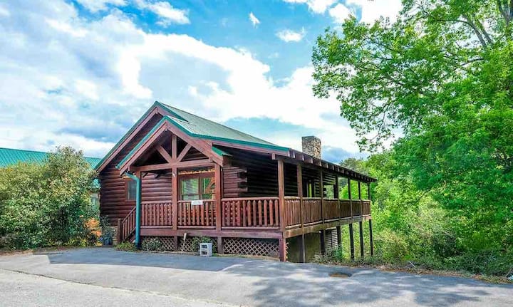 Cozy Bear Cabin. - Pigeon Forge, TN