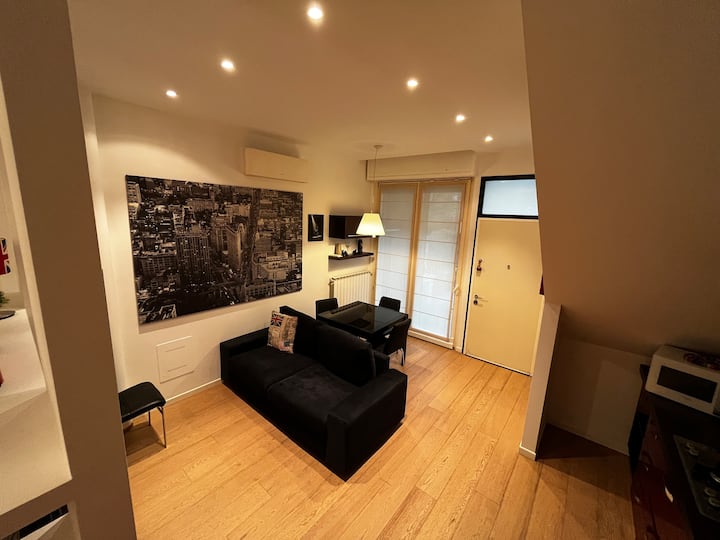 Elegante Mini Loft In Zona Tortona - Milan