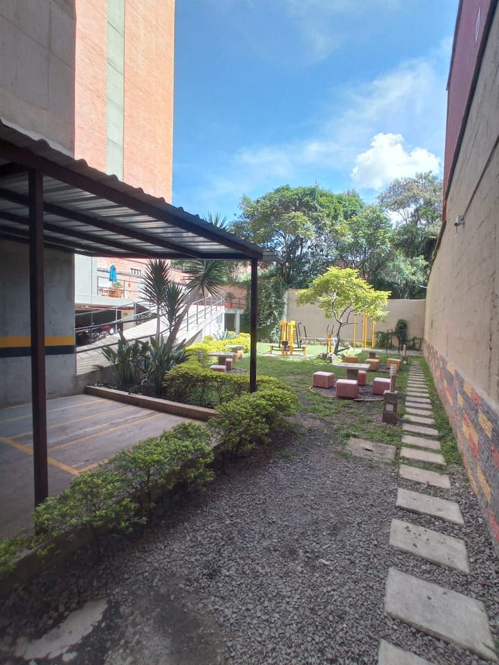 Apto Céntrico Ideal Para Conocer La Ciudad , 1705 - Medellín, Colombia