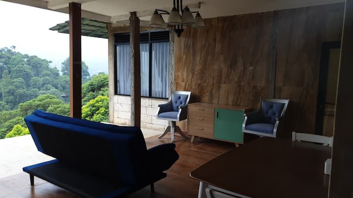 Villa Ursula (8 Kamar)@ Macarena Megamendung - Bogor