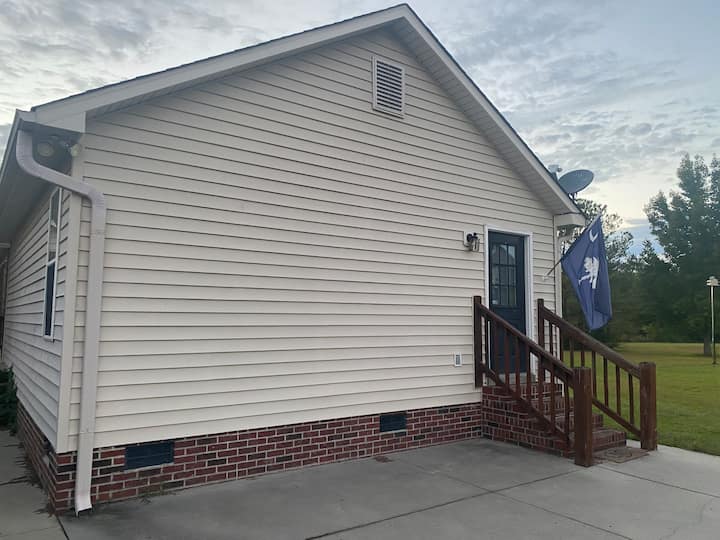 1- Bedroom Guesthouse In Quiet Rural Setting - Darlington, SC