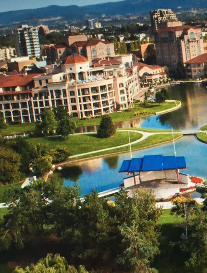 2 Br, 2 Ba Lakefront Condo, Delta Grand By Marriot - Kelowna