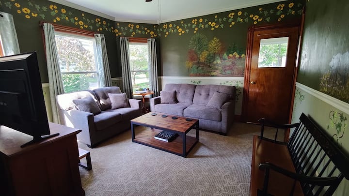 Charming Naples Village Home - Naples, NY
