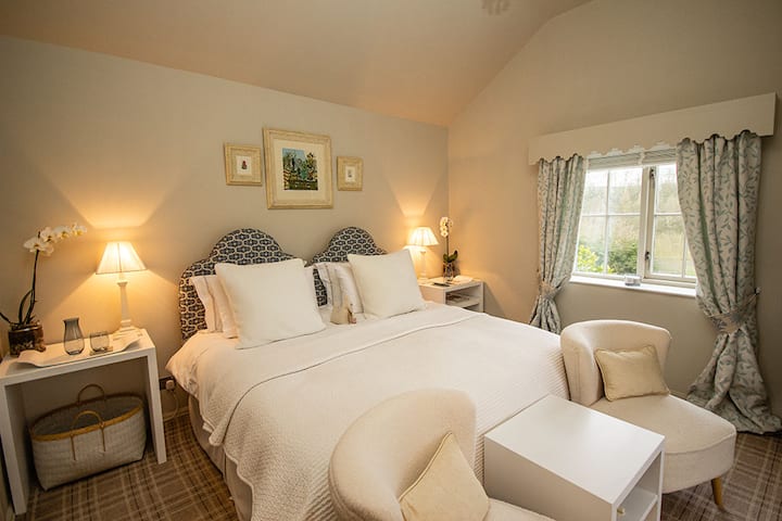 The Garden Bed & Breakfast.  2 Miles From Bakewell - Bakewell
