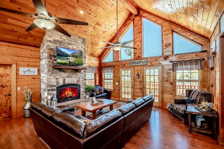 Large 5bedroom-hot Tub-pool Table-walk To Village - Big Bear Lake, CA
