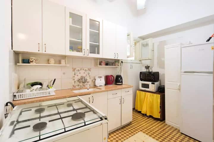 Amazing Room! Gordon Beach Around The Block! - Tel Aviv-Yafo