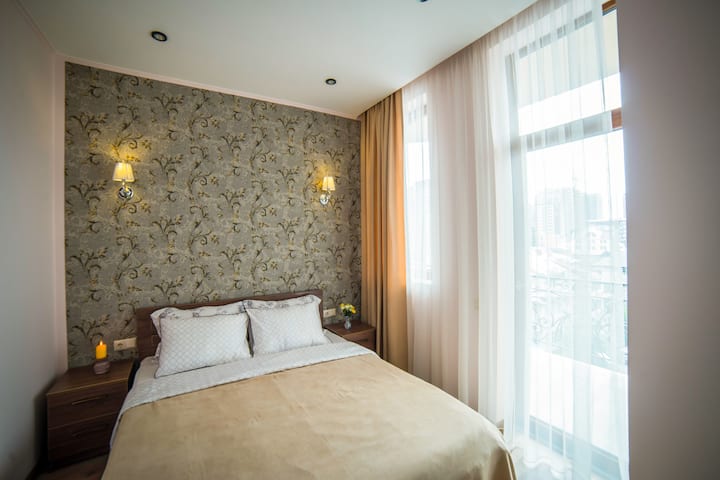 [5] Luxury Apt With Balcony, Near Blvrd And Park - Batumi