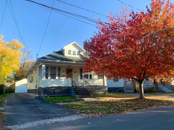 Cozy Stylish Bungalow With 3 Bedroom In West Utica - Clinton, NY