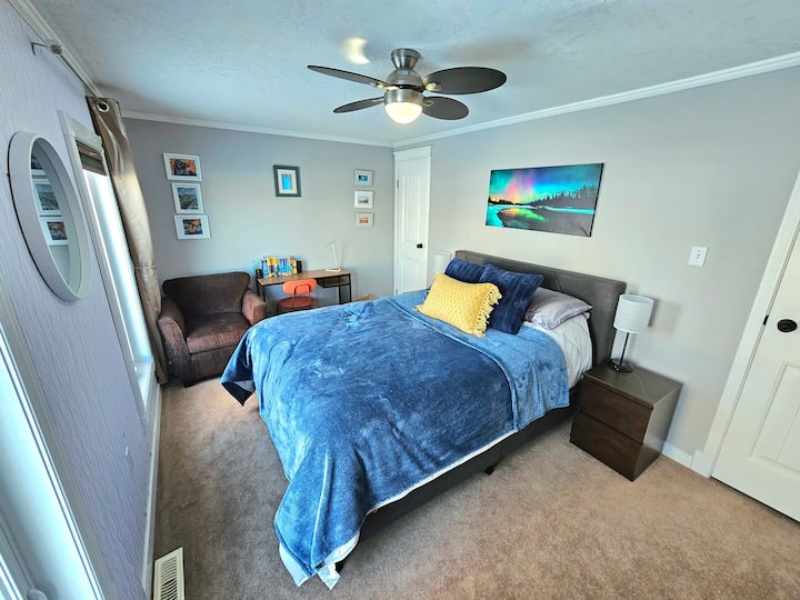 Charming Private Bedroom In Yellowknife - Yellowknife