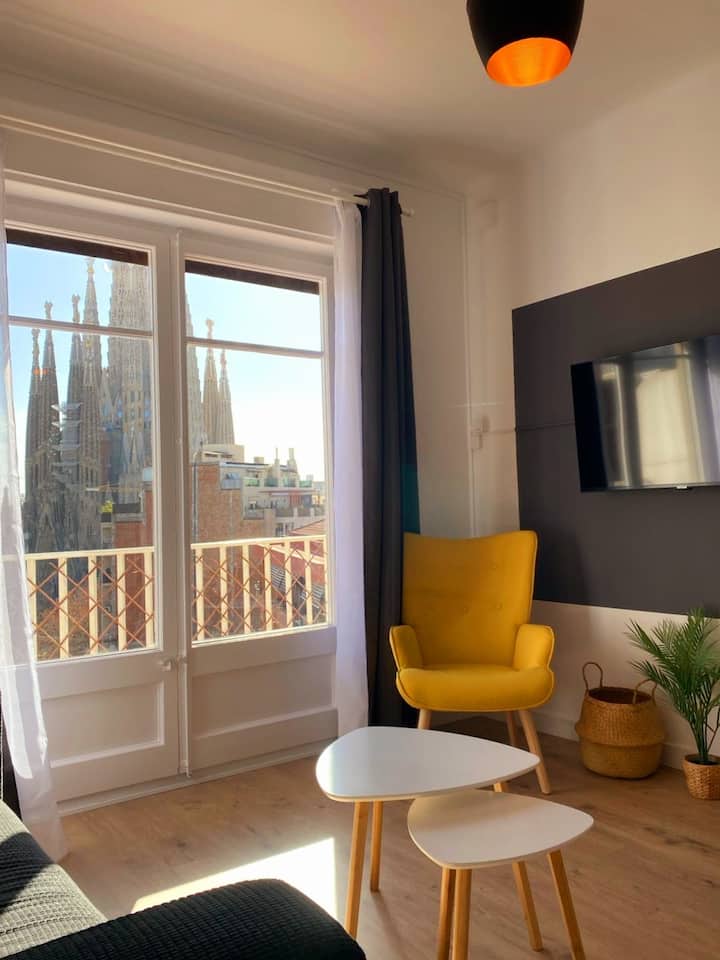 G71_nice Apartment 4 Bedrooms. Sagrada Familia - Barcellona