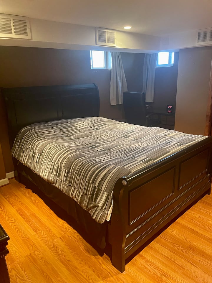 Private Room Available 25 Minutes Away From Nyc! - The Bronx, NY