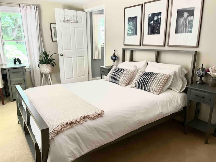 Forest-view Room + Private Bath - Connecticut