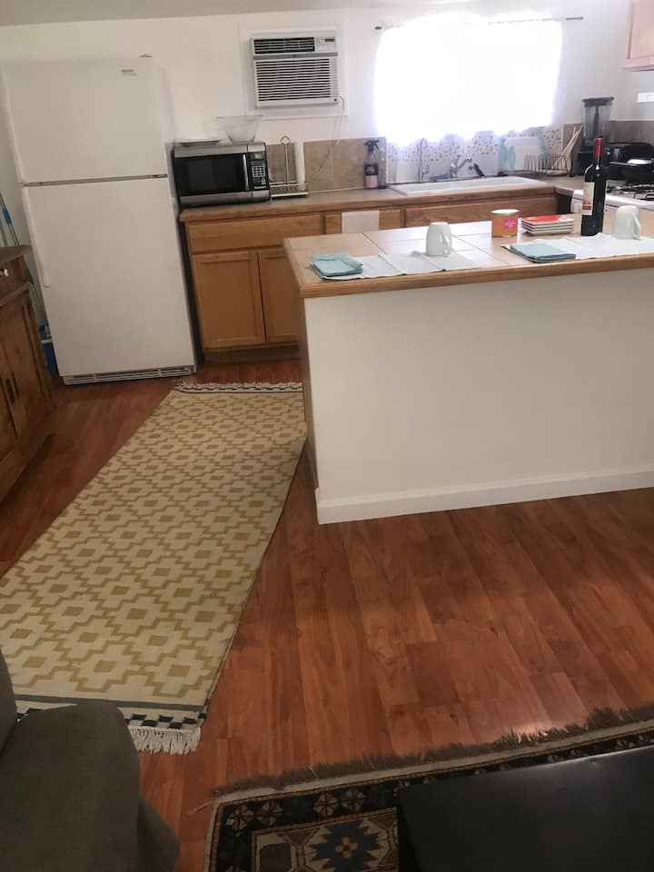 Cute Studio In A Quiete Family Neighborhood - Yorba Linda, CA