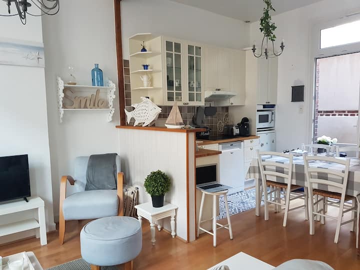 Trouville : Maison De Charme Avec Extérieurs . - Deauville