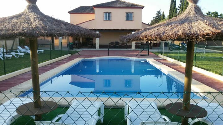 Villa De Leon, Situado En Chiclana. - San Fernando, España