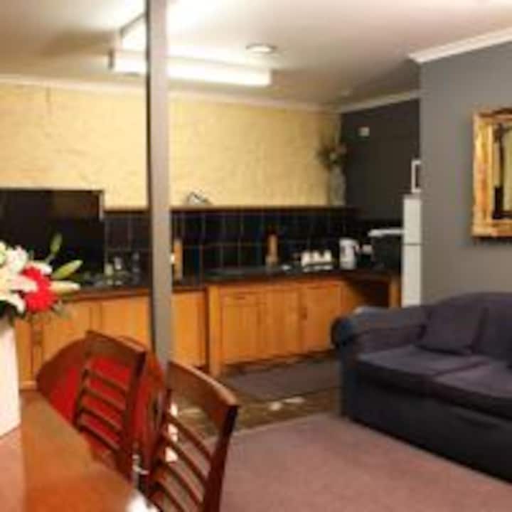 Cbd Cottage123 - University of Tasmania Stadium