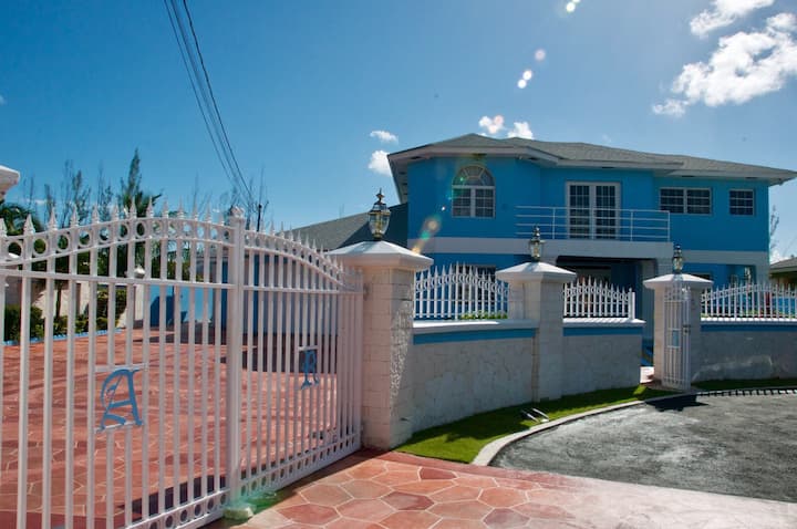 The Blue Mansion Bahamas - Houses for Rent in Nassau, New Providence ...