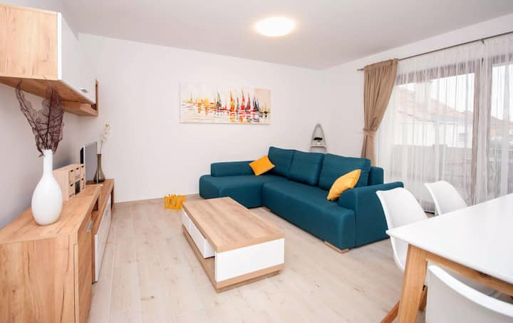 “Bella” Modern Apartment 100 M From The Beach - Kroatien
