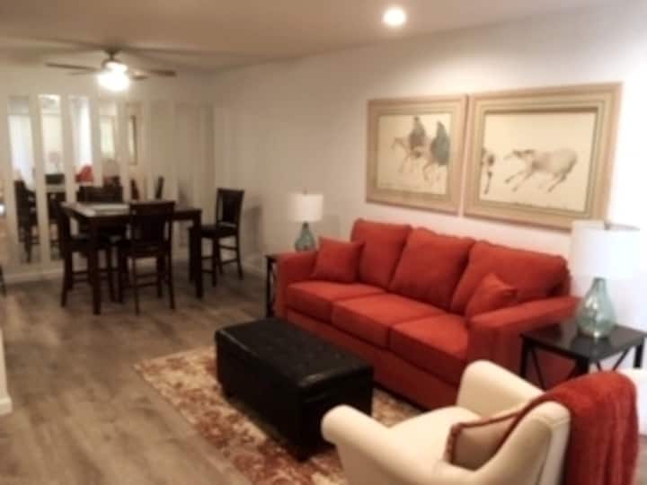 Modern Palm Springs Oasis - Palm Springs, CA