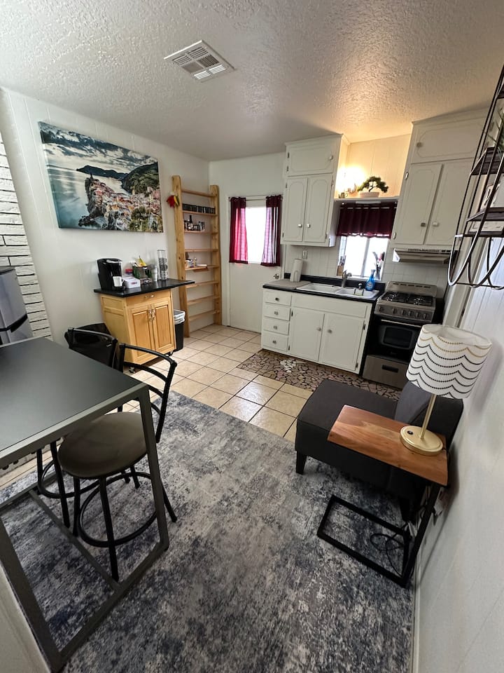 Cozy, Clean, Private Casita In Alameda District - Las Cruces, NM
