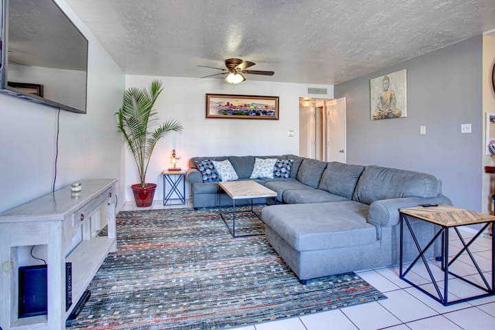 🙊One Block From The Zoo!🦁 Sleeps 10! 🐢 - Albuquerque, NM