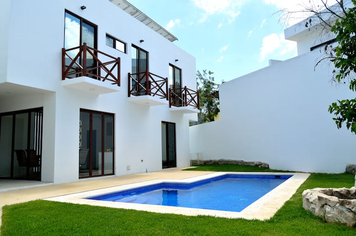 Comfortable Guest House - Los Patos House - Playa del Carmen