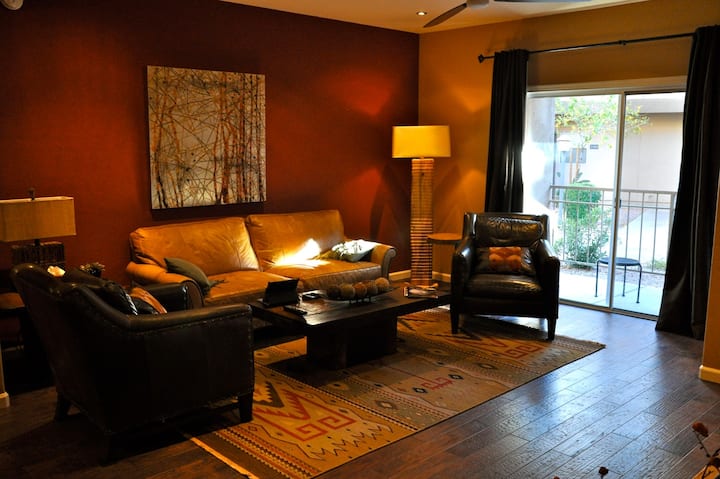 Beautiful Ground Floor 2 Bedroom, 2 Bath Condo - Scottsdale, AZ
