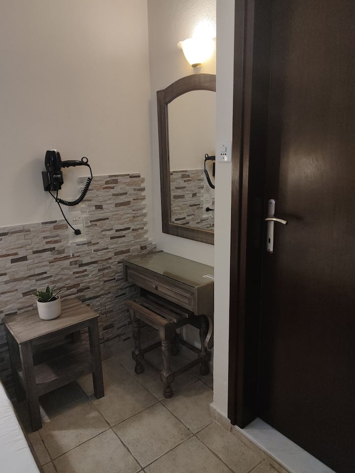 Xanemos Studios (Οικονομικό δίκλινο με μπαλκόνι) - Skiathos