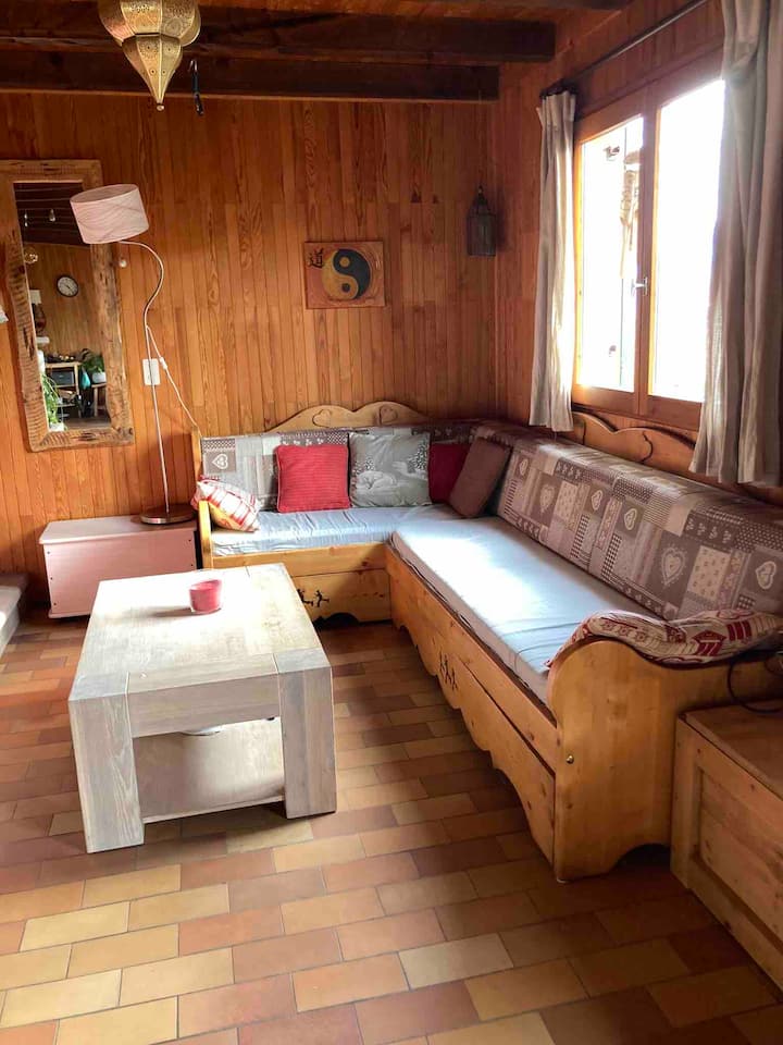 Peaceful Bedroom - Cluses