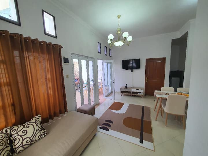 Rumahku Nirwana Asri Homestay Jl Kaliurang Km 6 - Yogyakarta