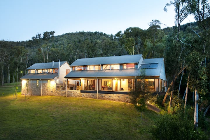 Bright Barn Retreat -  17 Acres Of Stunning  Views - Bright