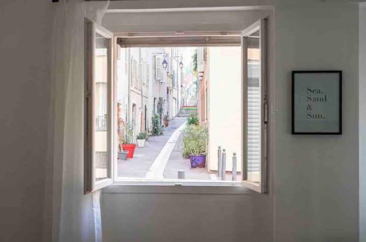 T3 "Une Fenêtre Sur Le Panier" - Marseille